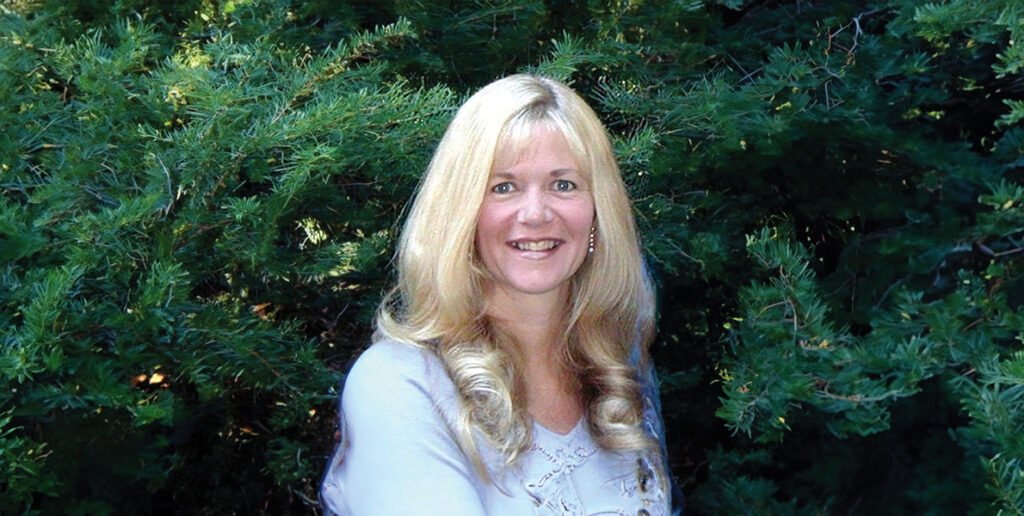 Anne Penn Unmasking the Shadows - Reader's House